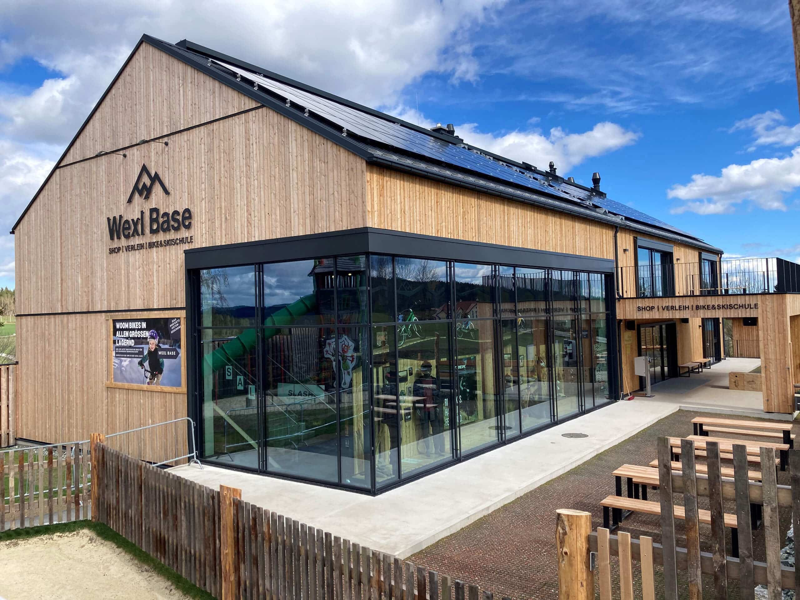 Wexl Arena eröffnet Sommersaison - Prima Magazin